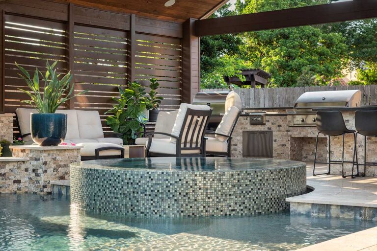 Custom Spas Designs | Avree Custom Pools
