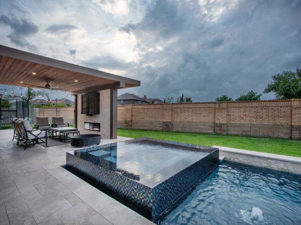 Custom Spas Designs | Avree Custom Pools