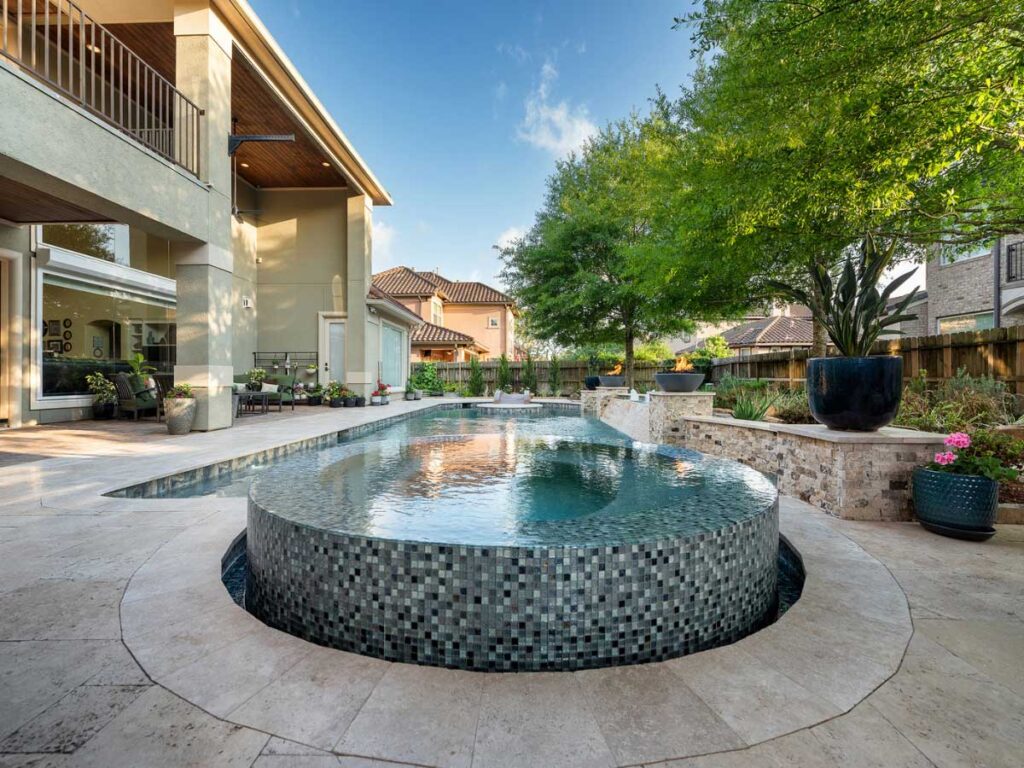 Custom Spas Designs | Avree Custom Pools