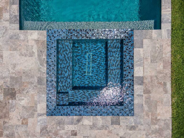 Custom Spas Designs | Avree Custom Pools
