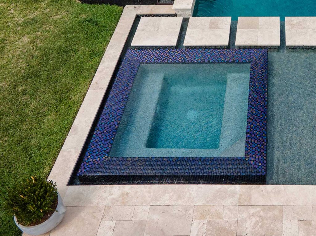 Custom Spas Designs | Avree Custom Pools