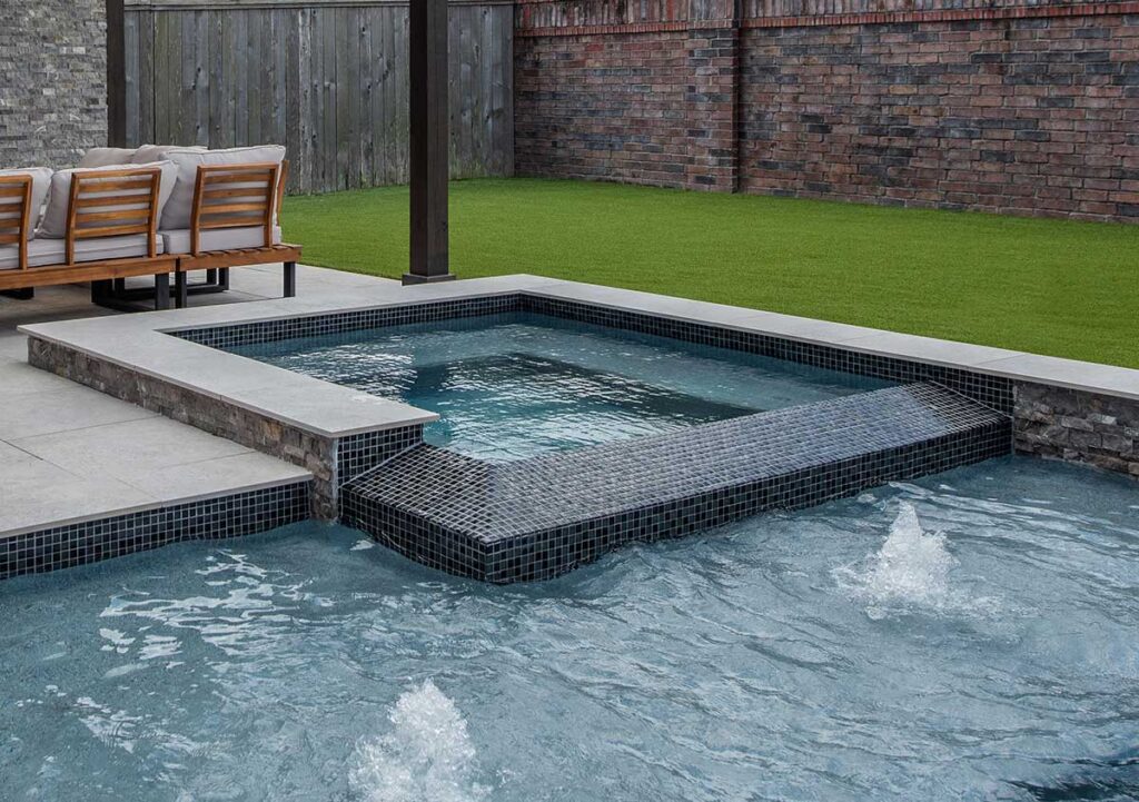 Custom Spas Designs | Avree Custom Pools